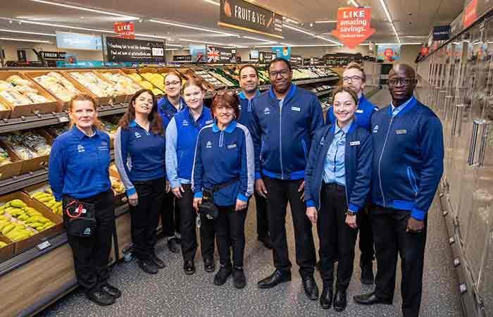 Aldi to thank employees by giving day off for Boxing Day | Article | Employee Benefits
