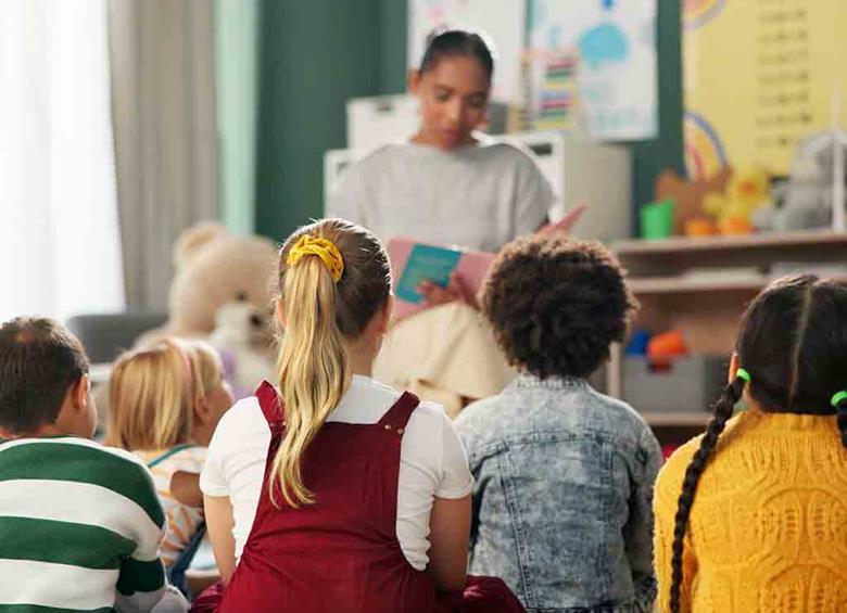 Northern Ireland teachers accept 4% pay offer after negotiations ...